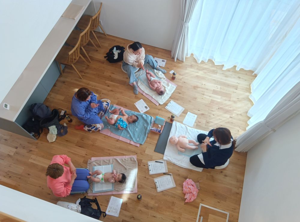 【CUBION】CUBIONでベビーマッサージ | 駒ヶ根市、伊那、上伊那で新築住宅を木の家で建てる駒ヶ根の窪田建設