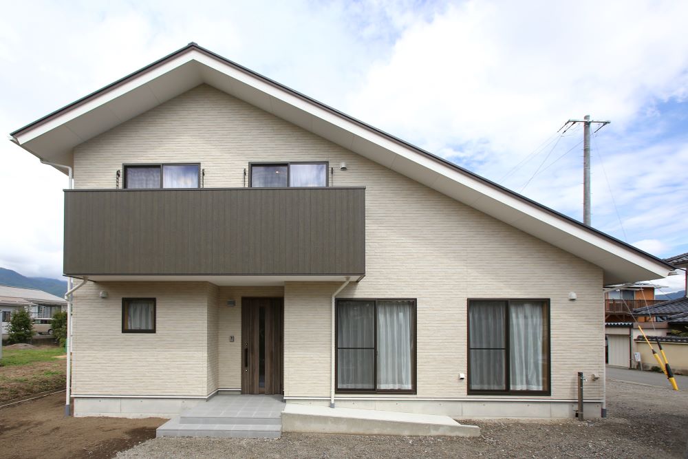 三世代が暮らす7LDKの建て得の家 | 駒ヶ根市、伊那、上伊那で新築住宅を木の家で建てる駒ヶ根の窪田建設